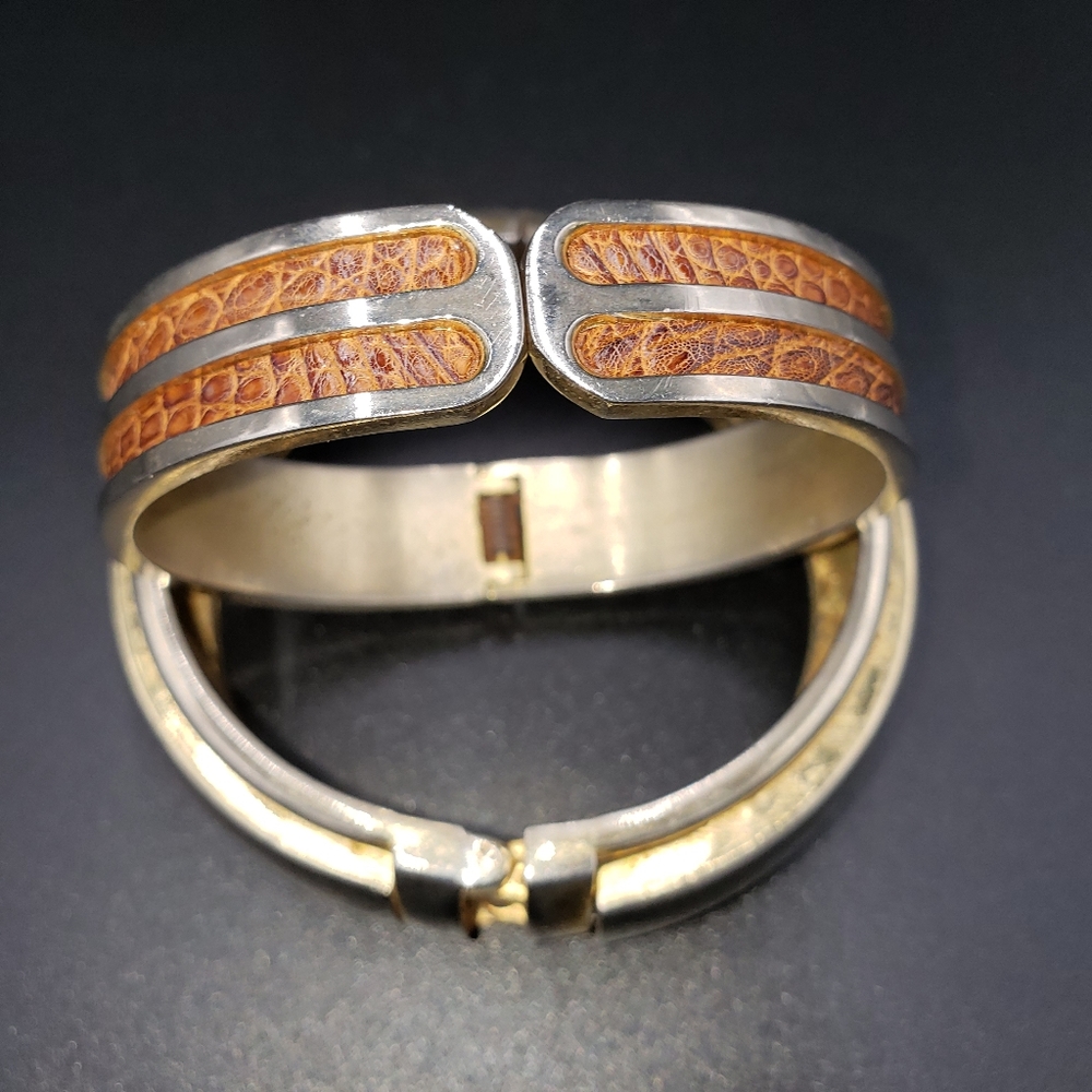 Leather Inlay Spring Loaded Bracelet - Gem